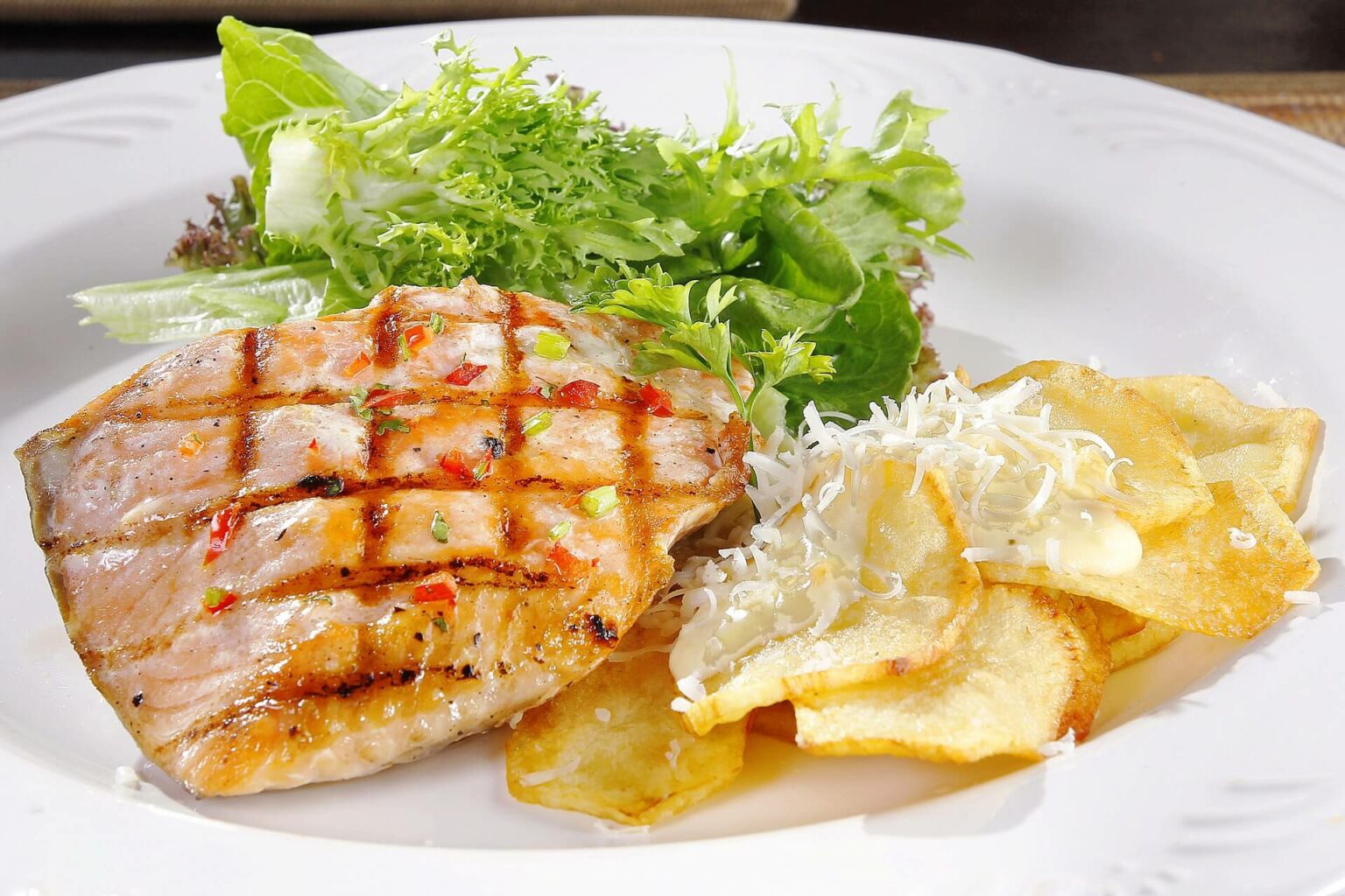 Comment cuisiner du saumon cru congelé ? – LesRecettes | Meilleures ...